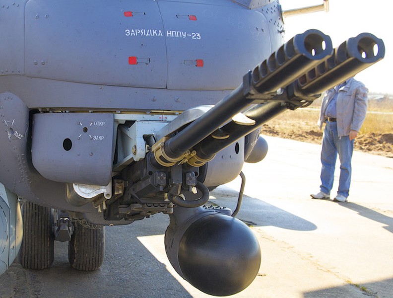 Sức mạnh pháo nòng đôi GSh-23L từ máy bay lắp lên xe tải