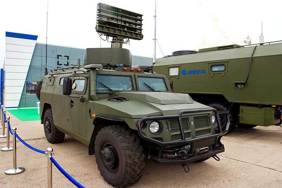 Strela-10MN Nga tập trận với sự hỗ trợ của radar 1L122-1E