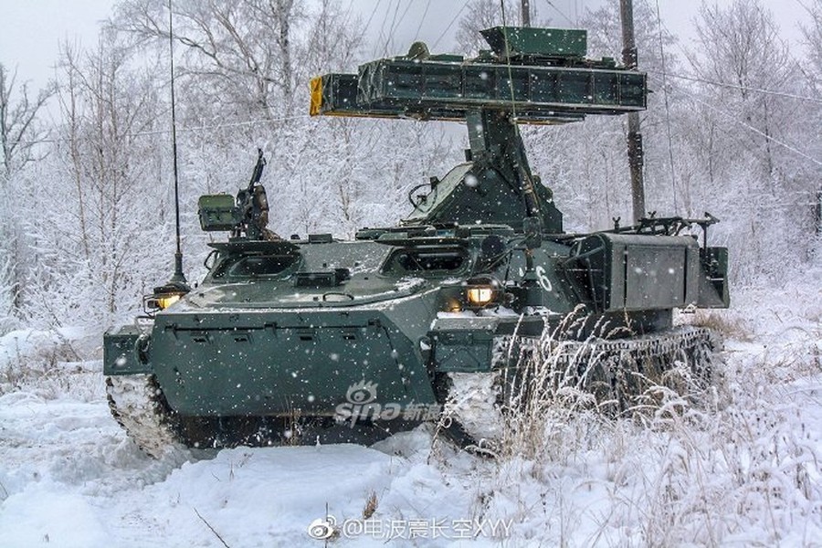 Strela-10MN Nga tập trận với sự hỗ trợ của radar 1L122-1E