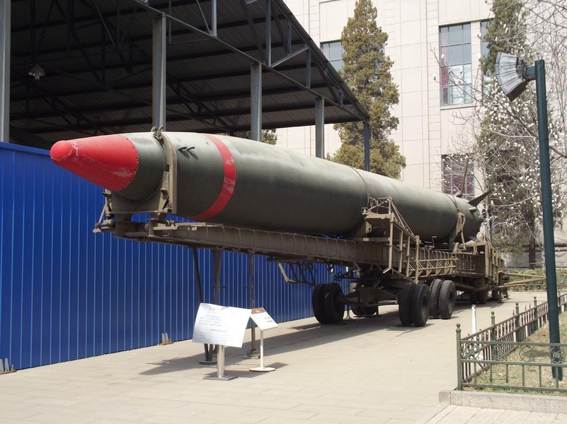 Tên lửa hạt nhân DF-2 Trung Quốc nổ tung sau khi phóng