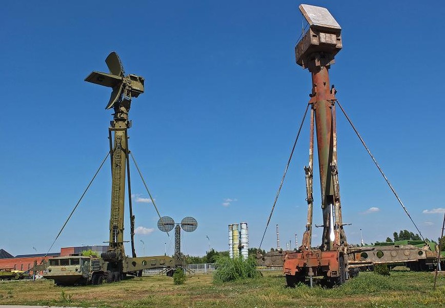 Radar S-300 dẫn đường cho Pechora-2M hạ gục tên lửa Israel