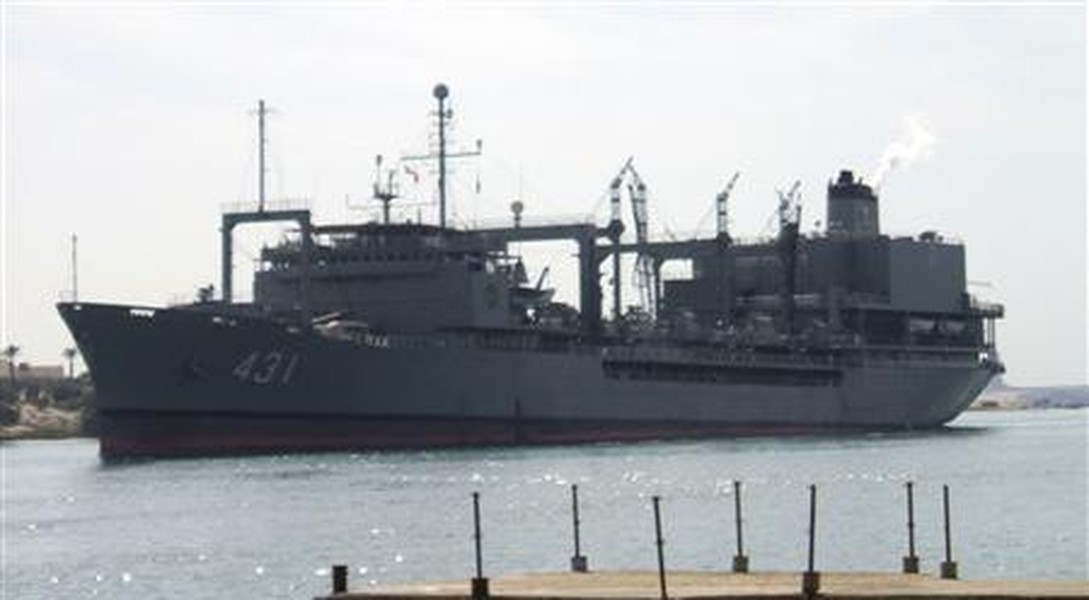 Tàu hải quân lớn nhất Iran bốc cháy rồi chìm