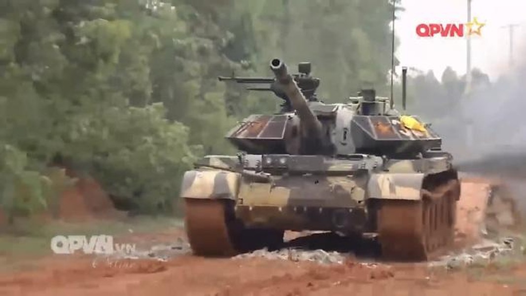 Xe tăng T-54M Việt Nam gây ấn tượng mạnh với báo chí Nga