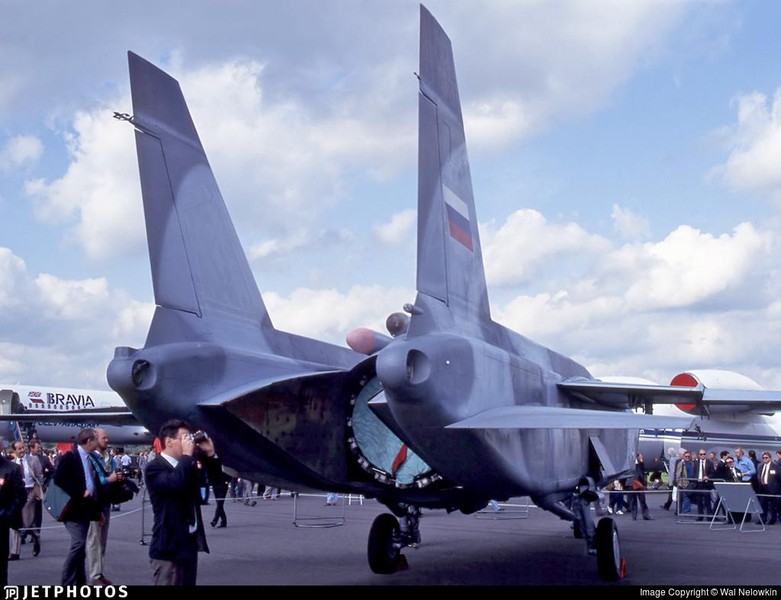 Nga sẽ hồi sinh Yak-141 để trang bị cho tàu đổ bộ Dự án 23900?